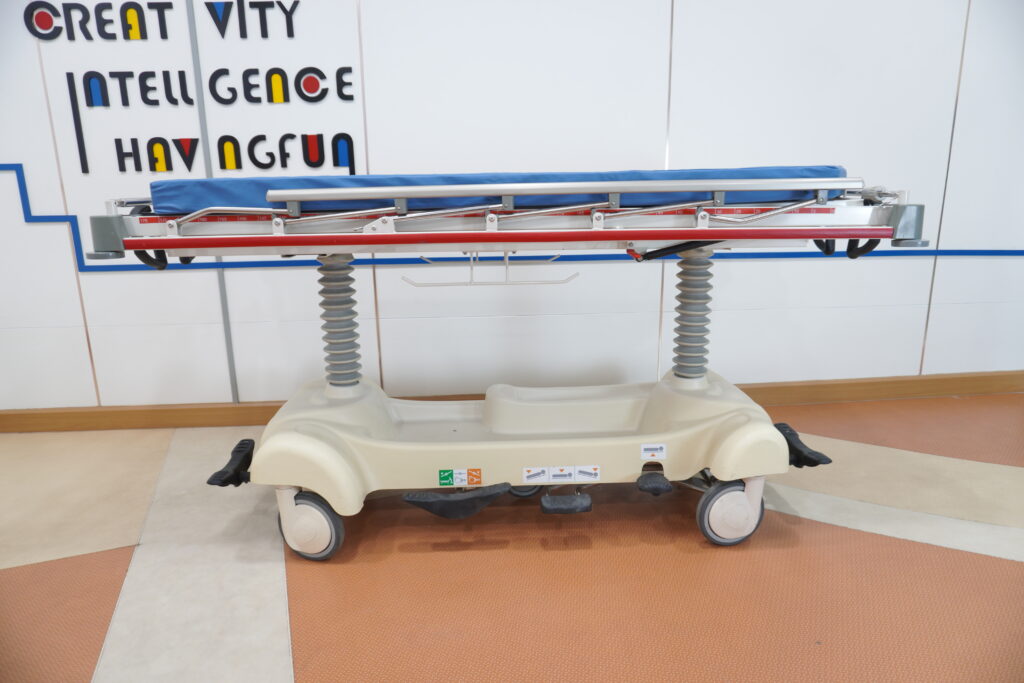 Stretcher Medical Master Hydraulic with X-Ray – นำเข้าและจัดจำหน่าย ...